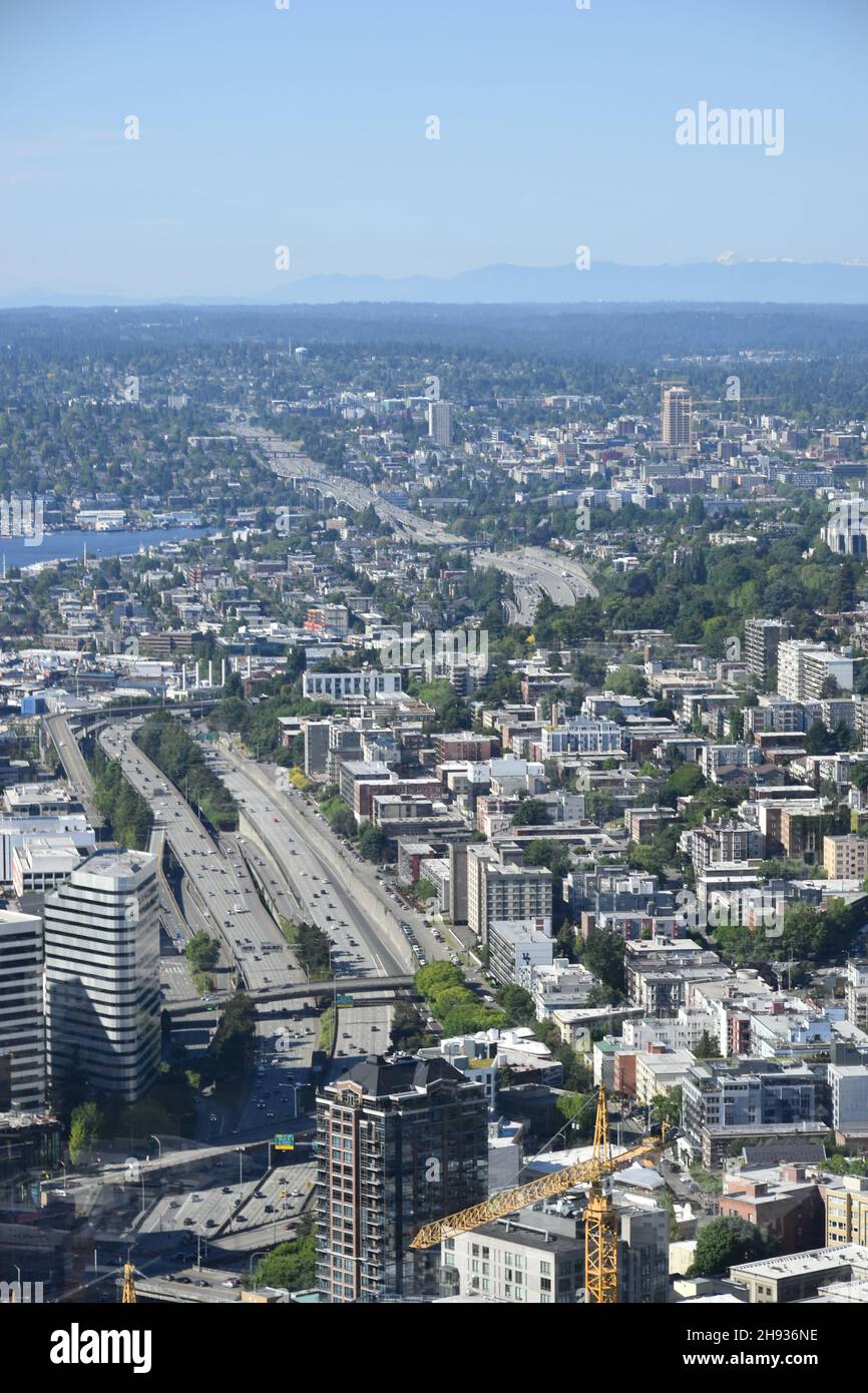 View of Seattle and its surrounding areas from the Observation Deck ...
