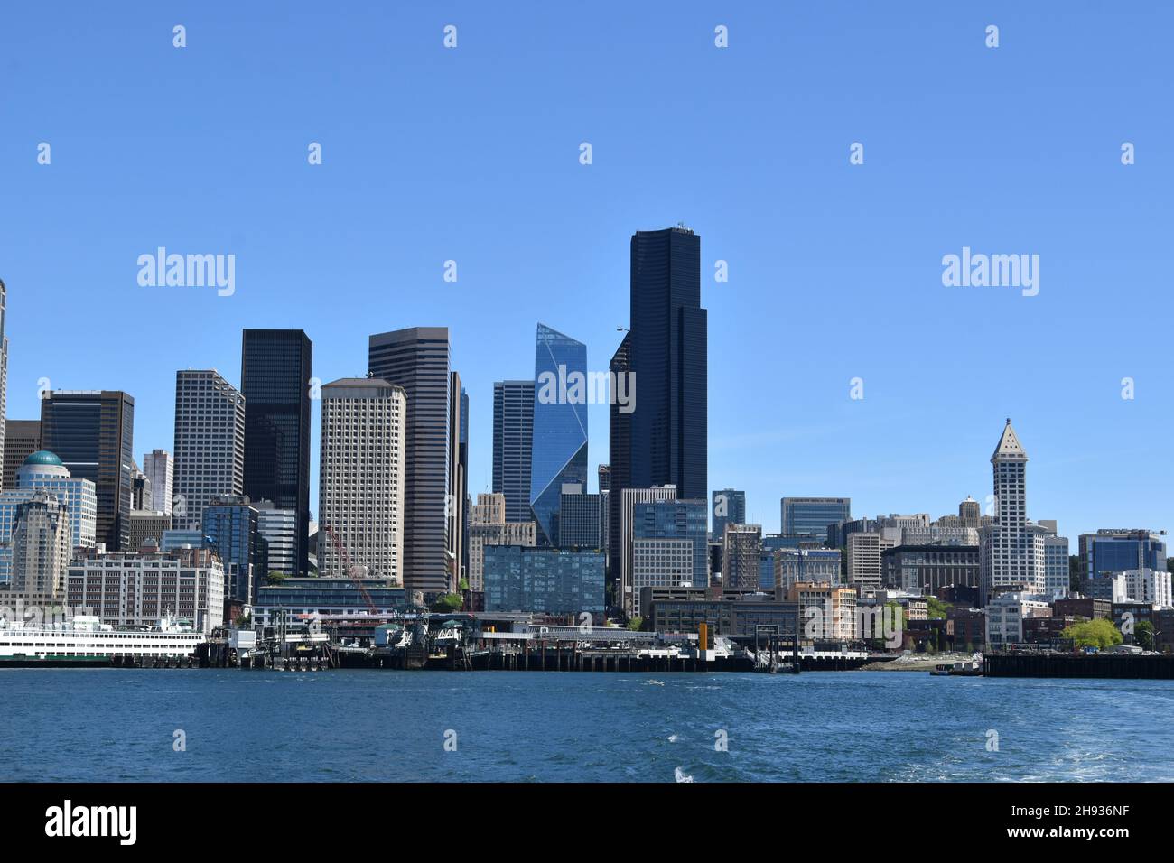 The Seattle waterfront skyline Stock Photo - Alamy