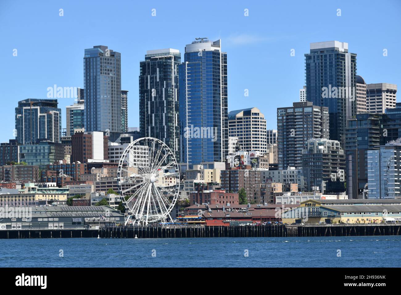 The Seattle waterfront skyline Stock Photo - Alamy
