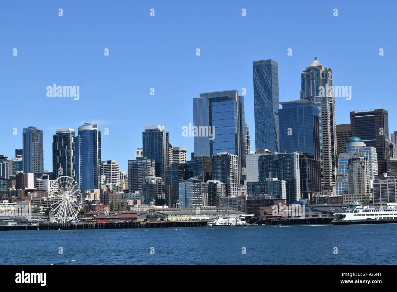 The Seattle waterfront skyline Stock Photo - Alamy