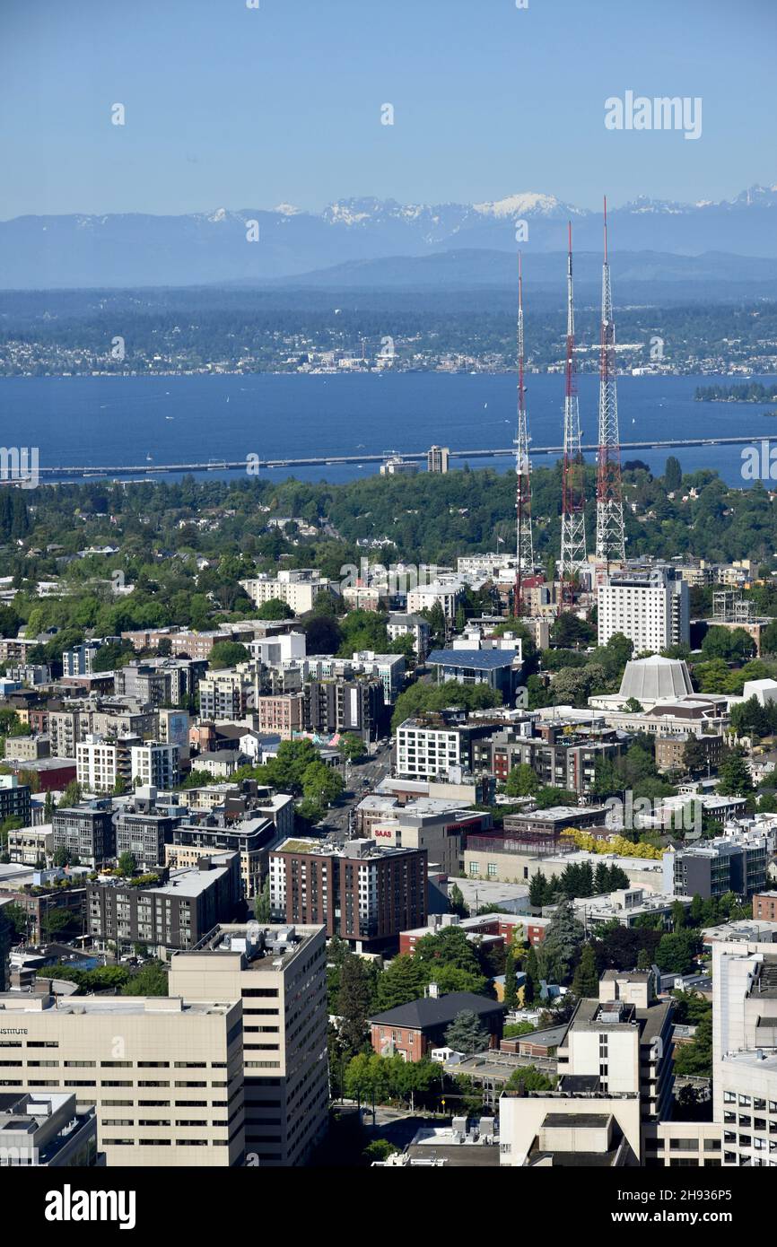 View of Seattle and its surrounding areas from the Observation Deck ...