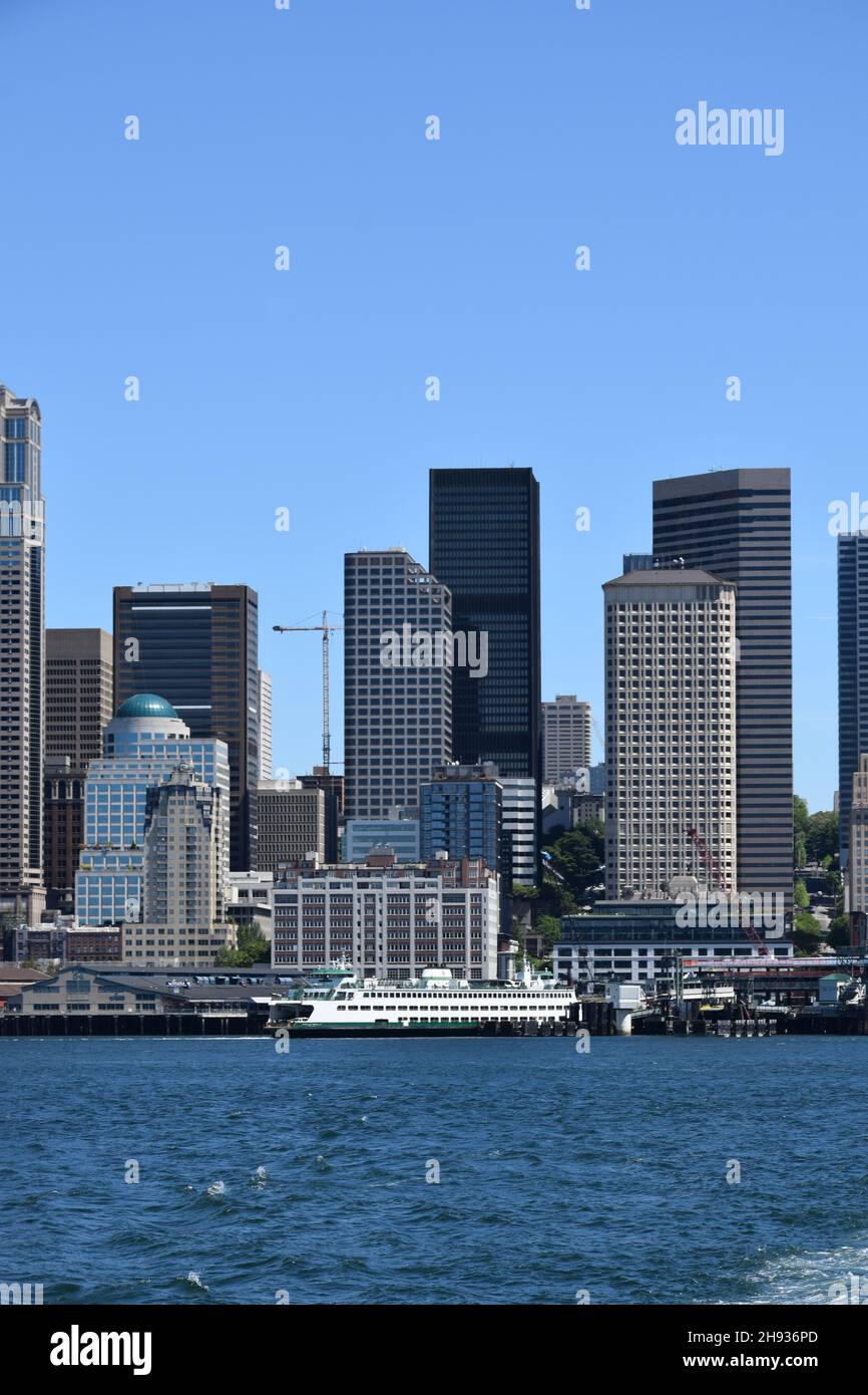 The Seattle waterfront skyline Stock Photo - Alamy