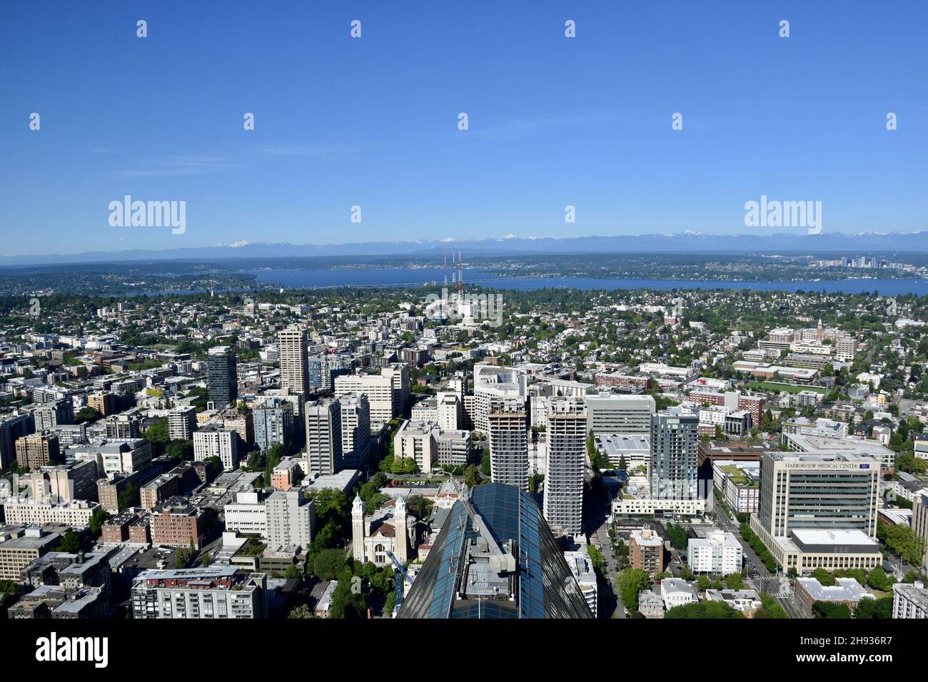 View of Seattle and its surrounding areas from the Observation Deck ...