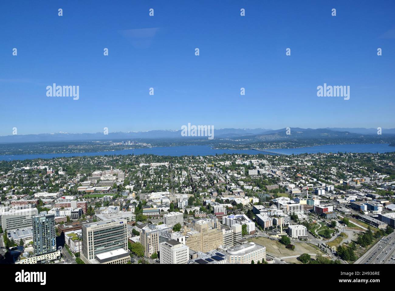 View of Seattle and its surrounding areas from the Observation Deck ...