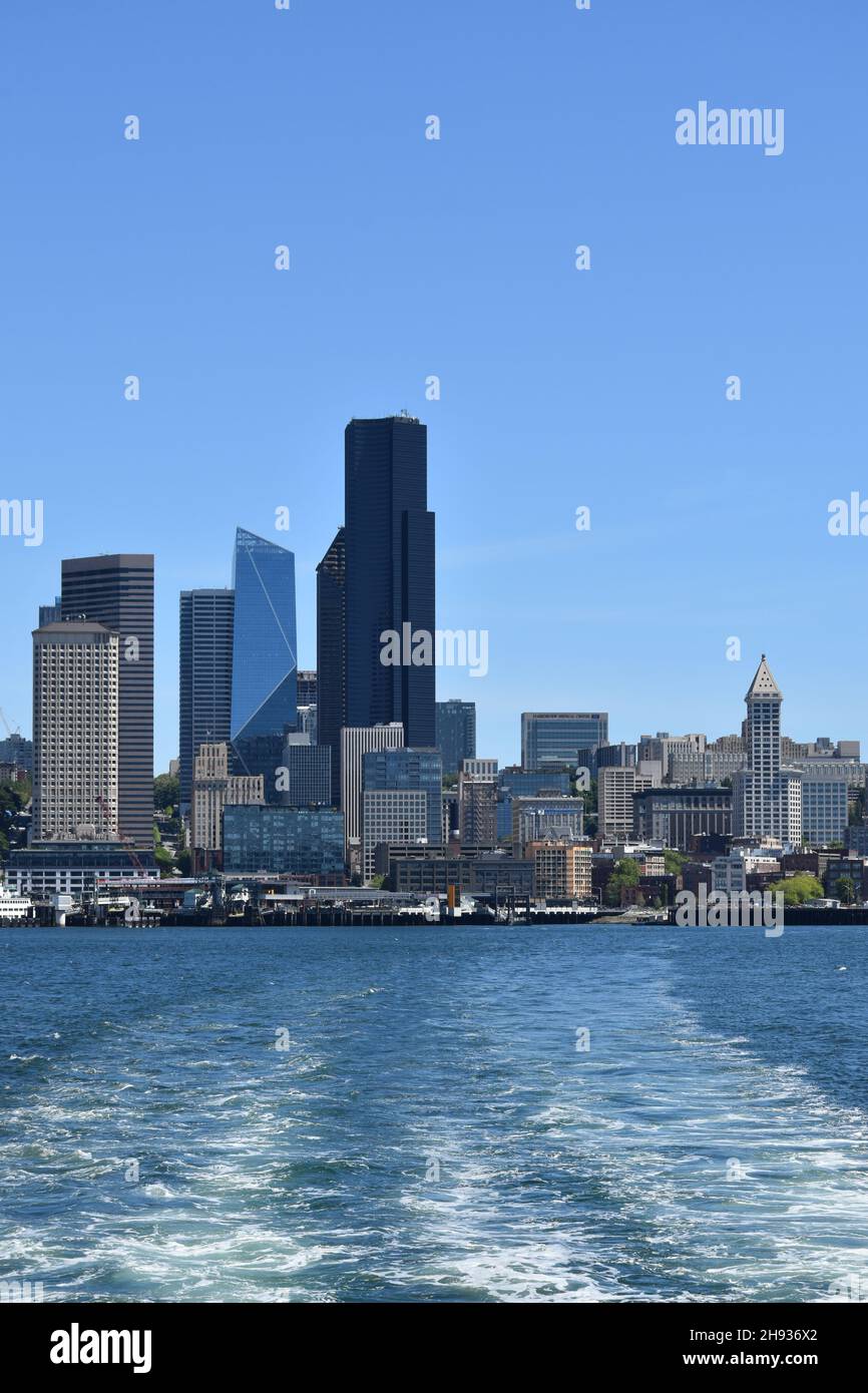 The Seattle waterfront skyline Stock Photo - Alamy