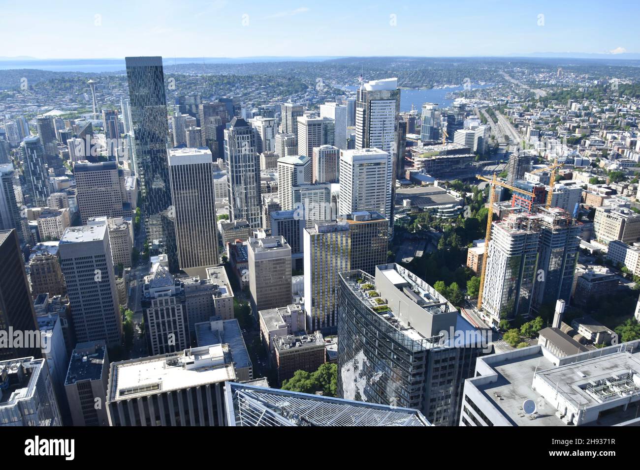 View of Seattle and its surrounding areas from the Observation Deck ...