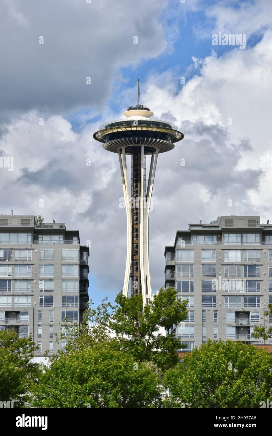The Seattle waterfront skyline Stock Photo - Alamy