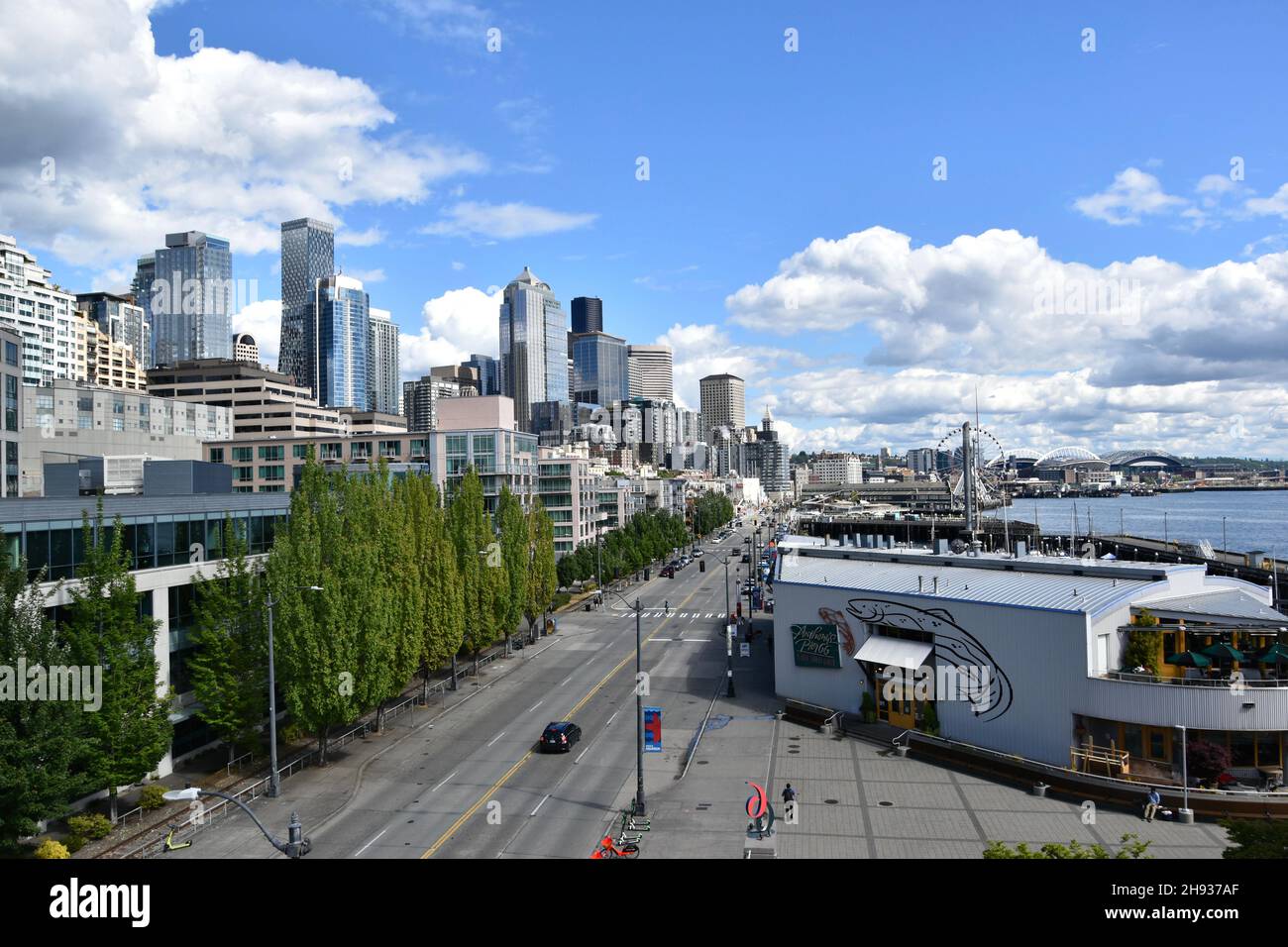 The Seattle waterfront skyline Stock Photo - Alamy