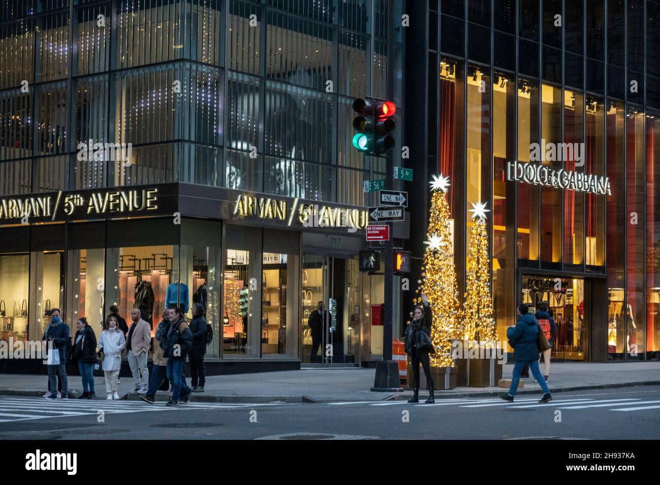 Fifth Avenue in New York City is a luxury shopping area, USA 2021 Stock ...