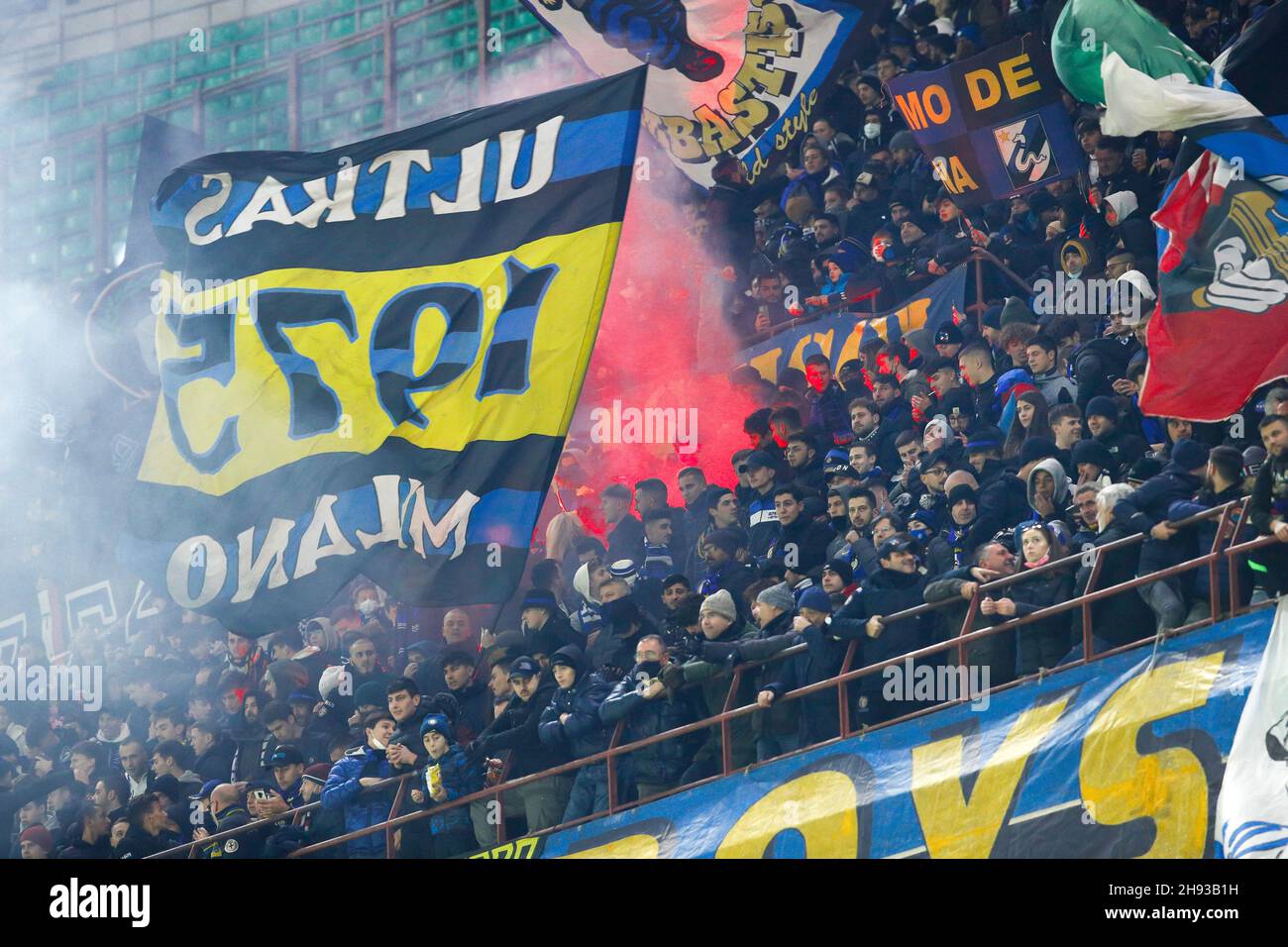 Inter milan flags san siro hi-res stock photography and images - Alamy
