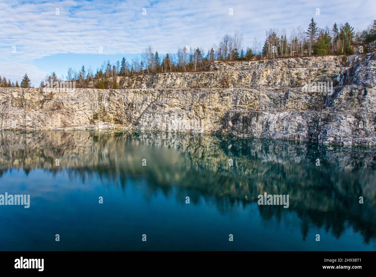 Bungee jumping hi-res stock photography and images - Alamy