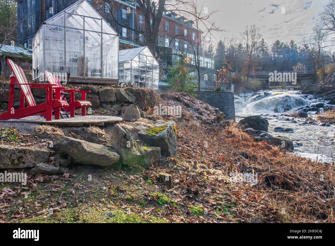 Canada wilderness resort hi-res stock photography and images - Alamy