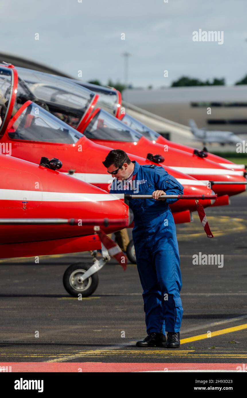 Raf engineering support team hi-res stock photography and images - Alamy