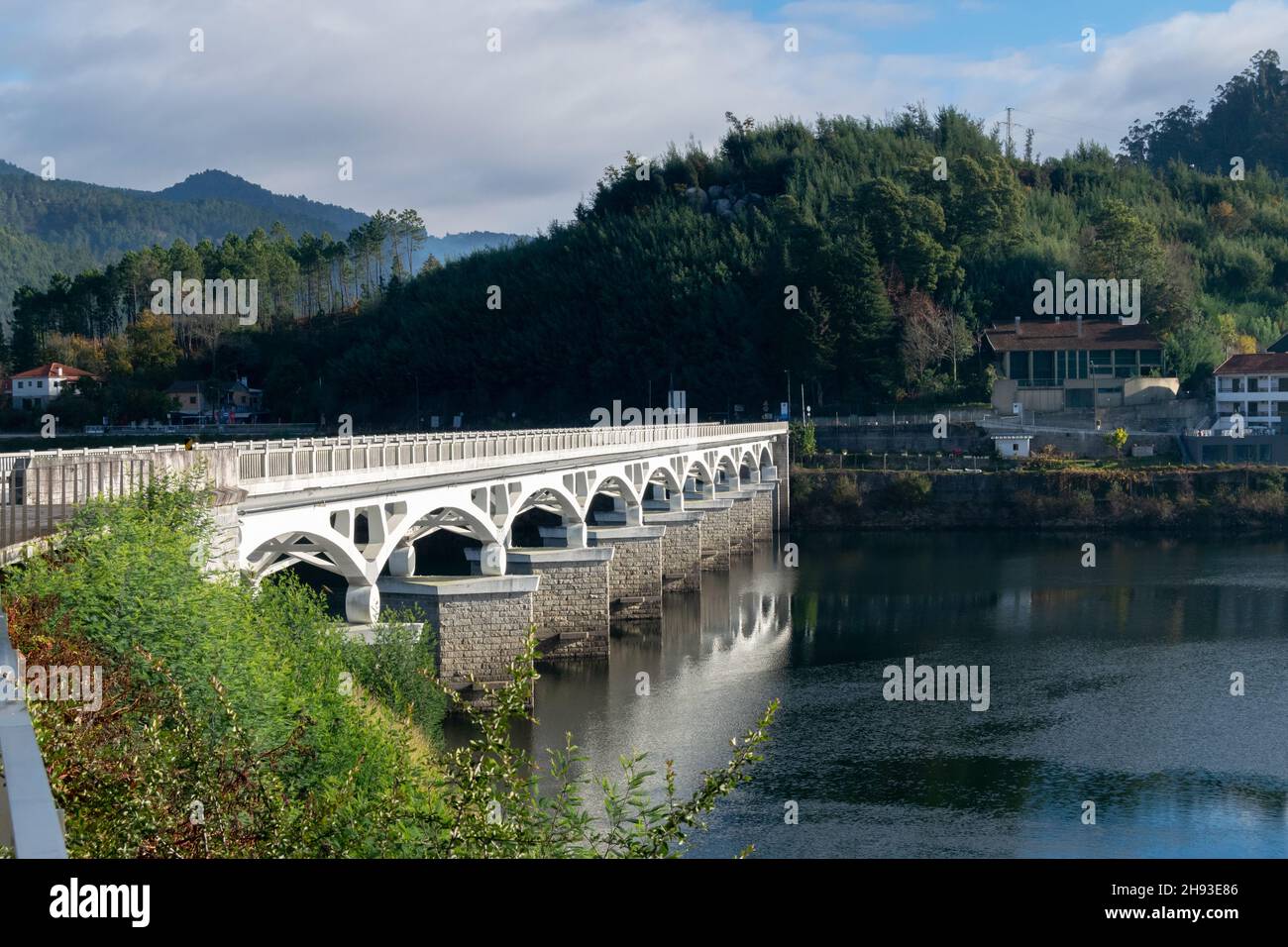 Bridge over the lake, rio prado em barragem da Caniçada. National Park ...
