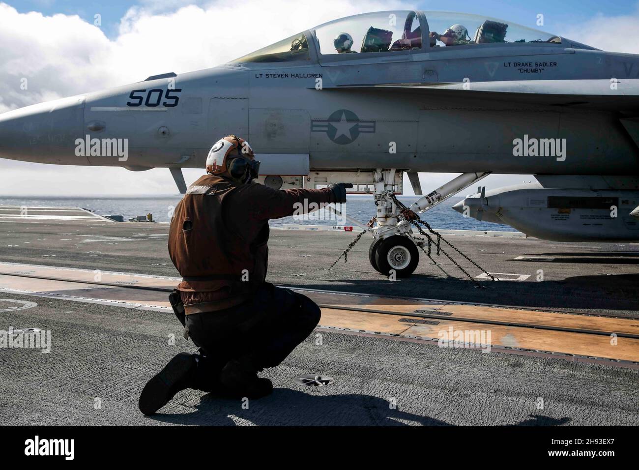 PACIFIC OCEAN (Nov. 10, 2021) Aviation Electrician's Mate Airman Terran ...