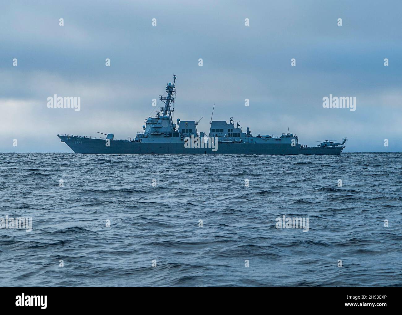 PACIFIC OCEAN (Nov. 9, 2021) The Arleigh Burke-class guided-missile ...