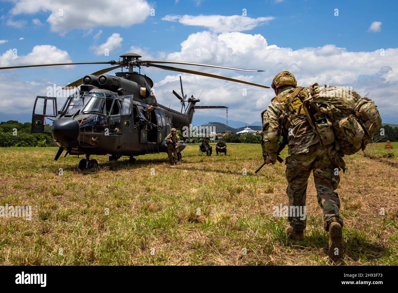 U.S. Army Soldiers with 1st Battalion, 187th Infantry Regiment, 3rd ...