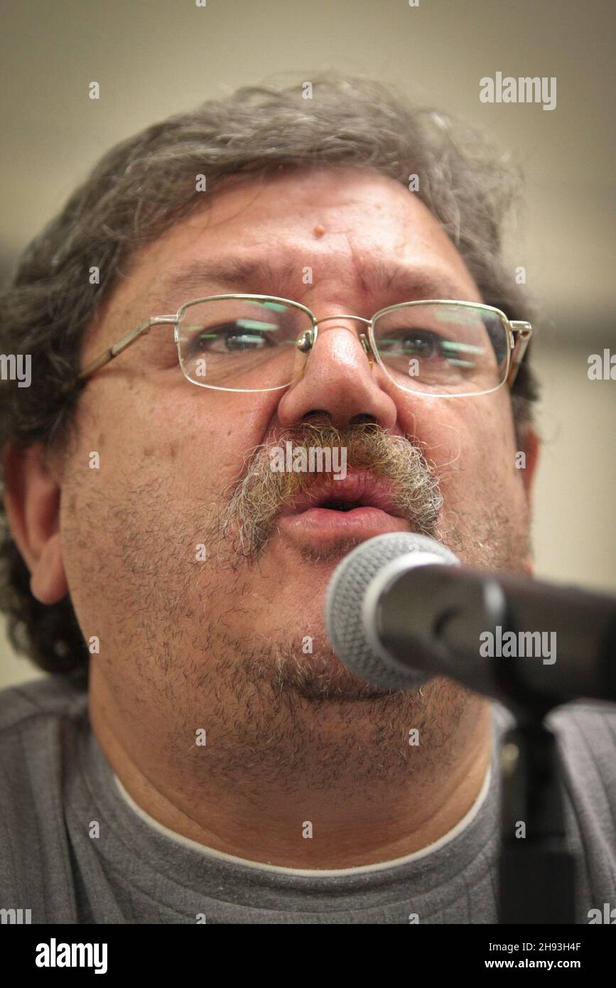 Paco Ignacio Taibo II escritor en la escuela de letras Unison Stock ...