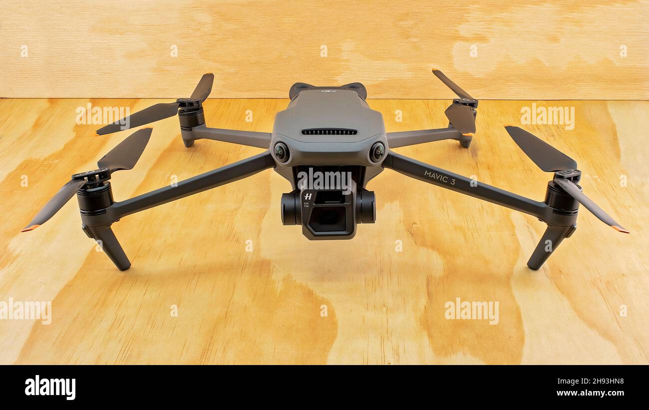 Dji mavic 3 photos hi-res stock photography and images - Alamy