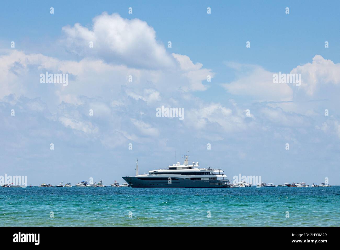 Big beautiful sailing yachts hi-res stock photography and images - Alamy