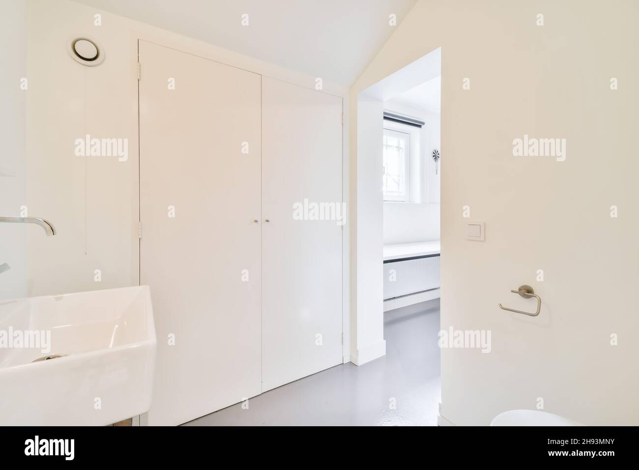 Open restroom door hi-res stock photography and images - Alamy