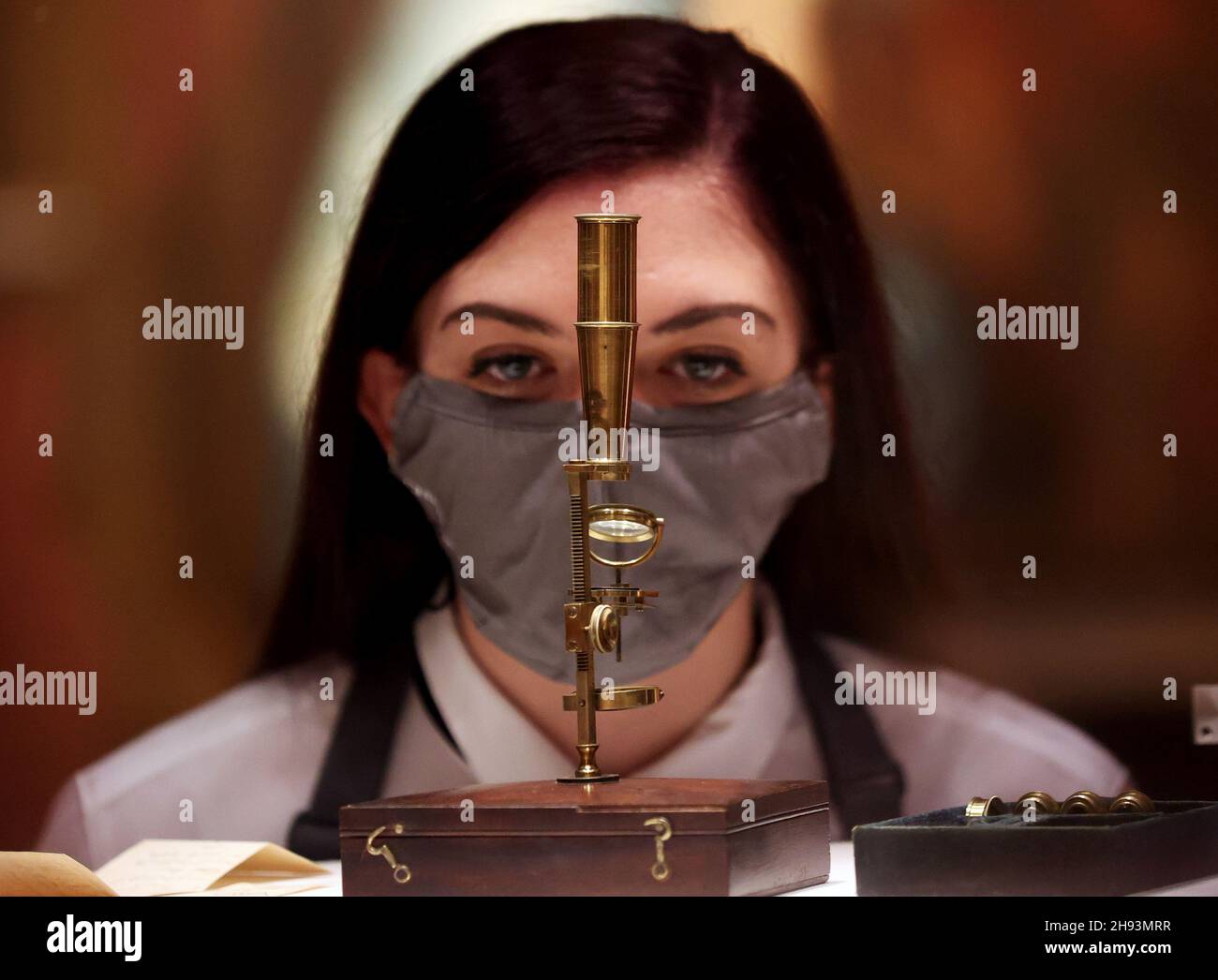 Darwin family microscope hi-res stock photography and images - Alamy