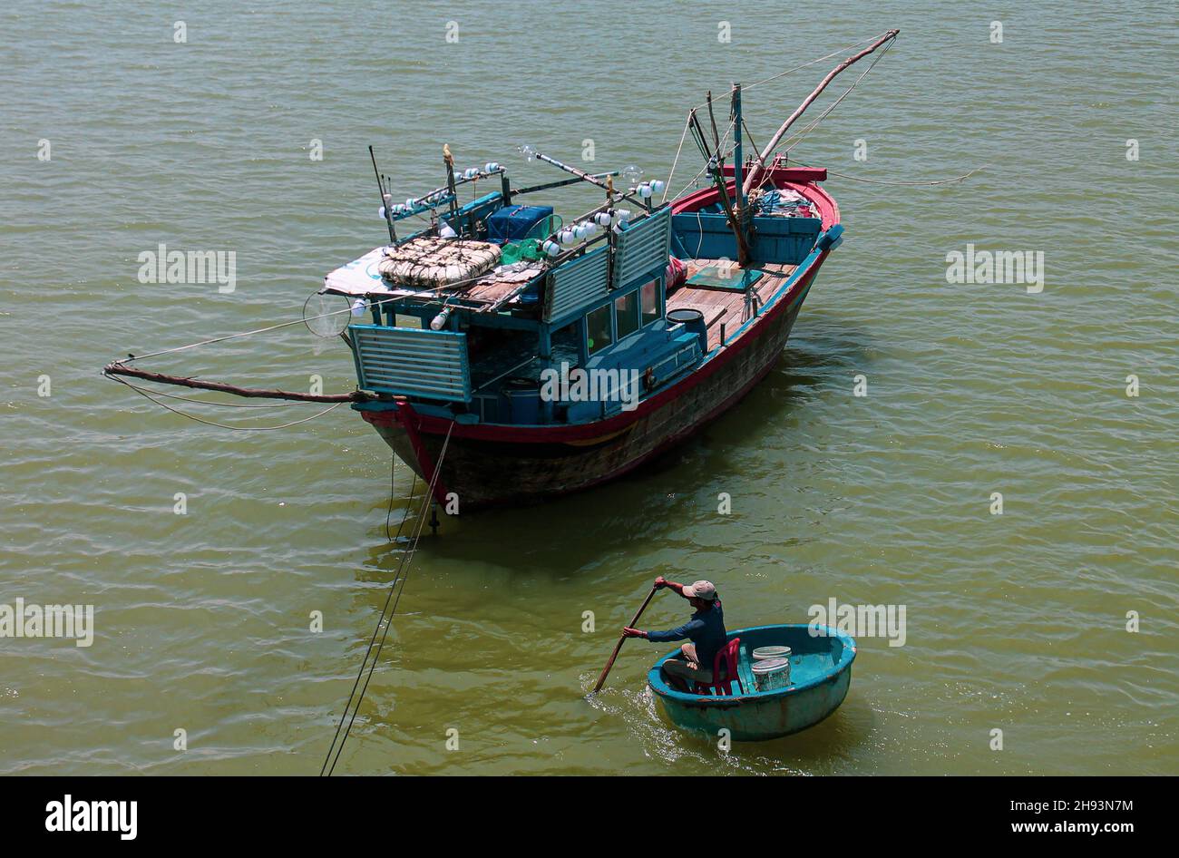 Small round boats hi-res stock photography and images - Alamy
