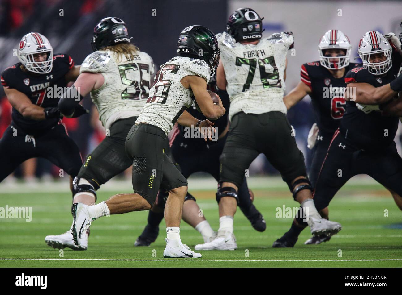 December 03, 2021: Oregon Ducks running back Travis Dye (26) runs with ...