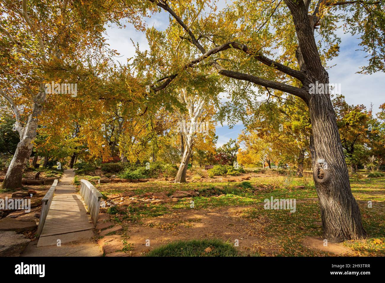 Beautiful fall color of the Will Rogers Gardens at Oklahoma Stock Photo ...