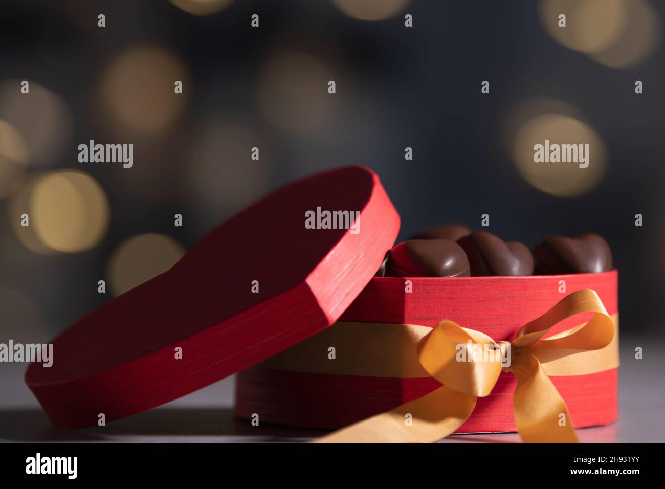 Red chocolate box hi-res stock photography and images - Alamy