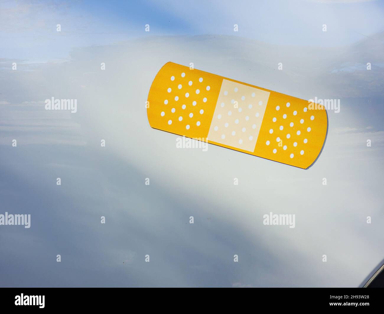 Adhesive bandages hi-res stock photography and images - Alamy
