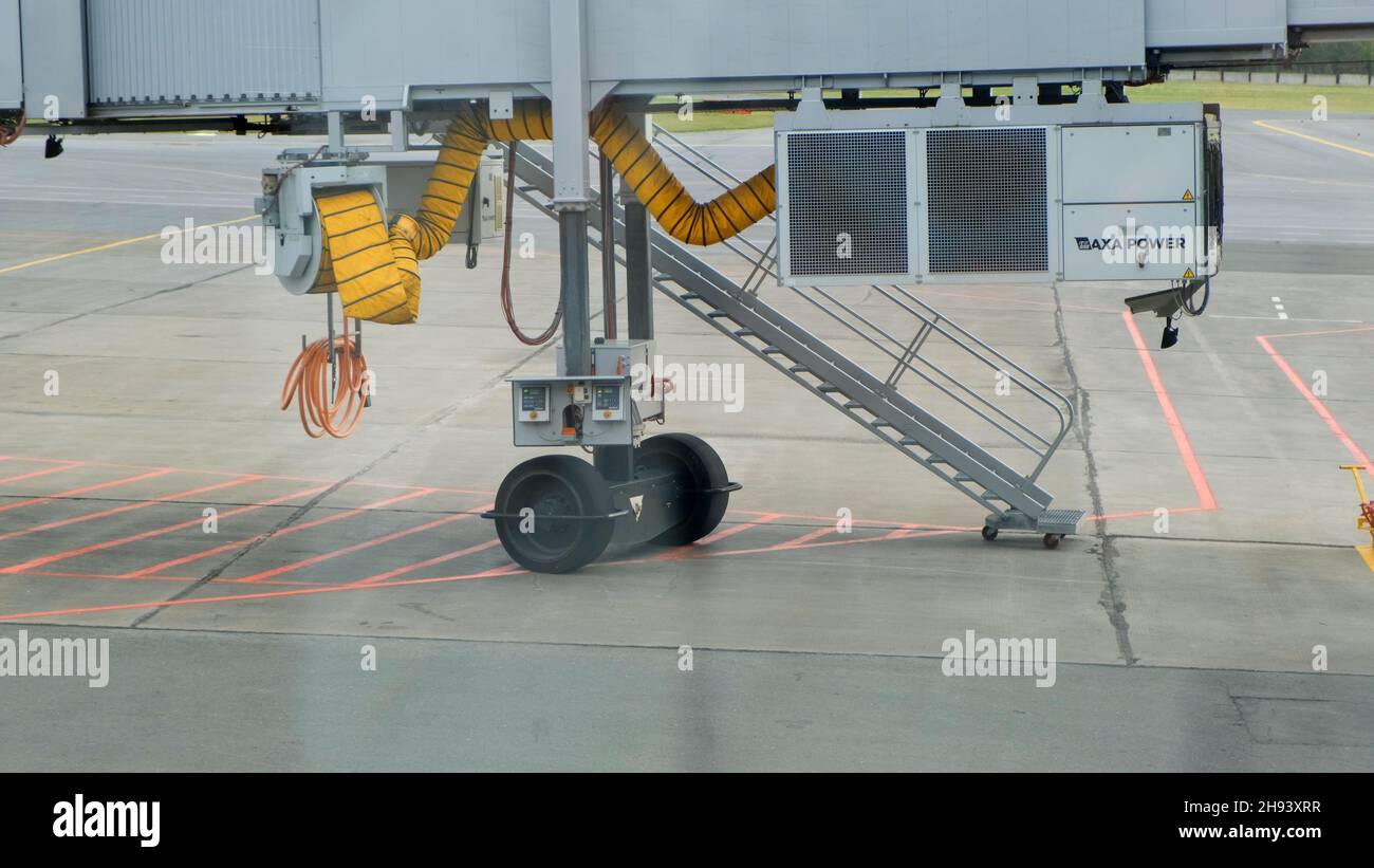 Telescopic staircase at the airport. Aircraft telescopic ladder: Moscow ...