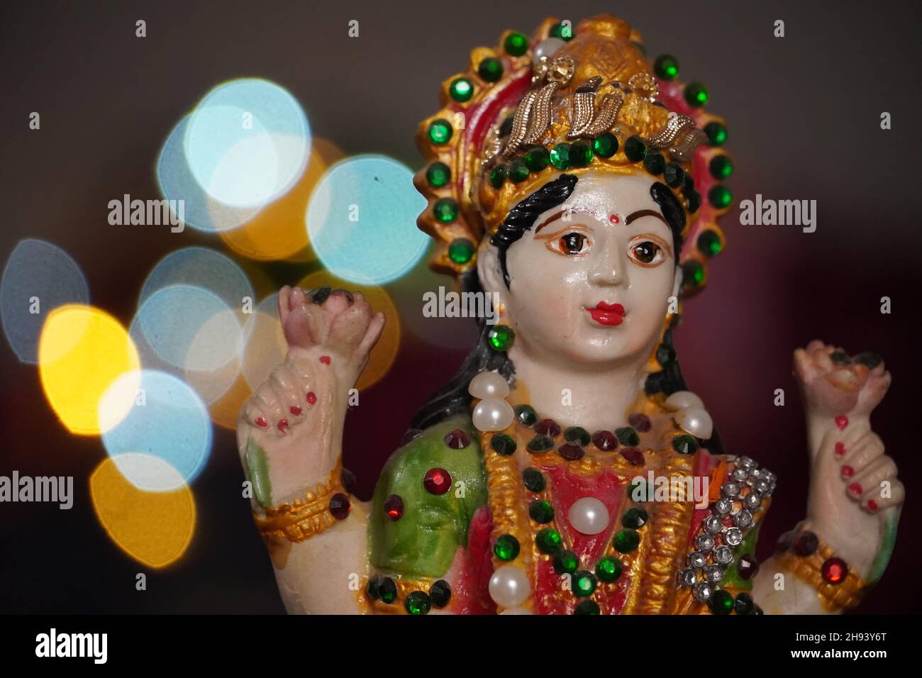 Hindu goddess laxmi hi-res stock photography and images - Alamy