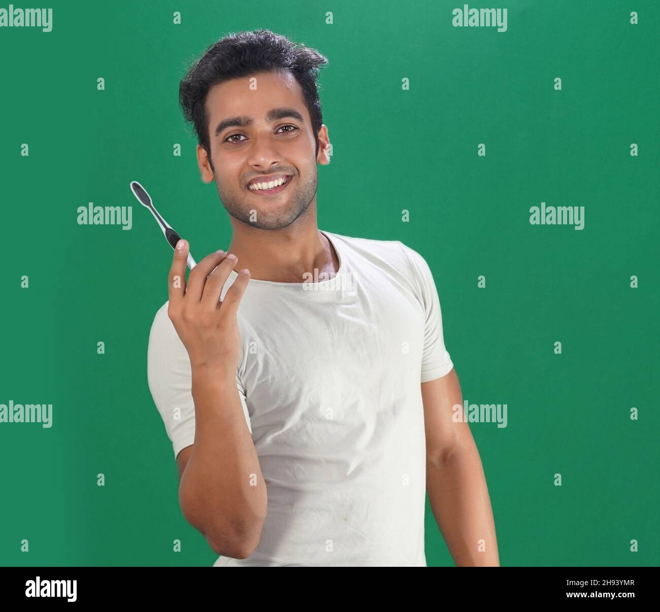 Green screen brush hi-res stock photography and images - Alamy