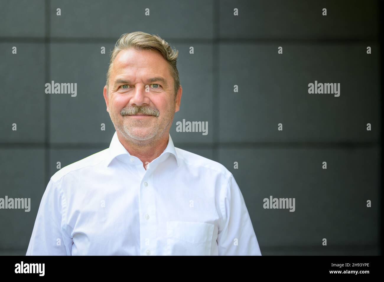 Upper body portrait hi-res stock photography and images - Alamy