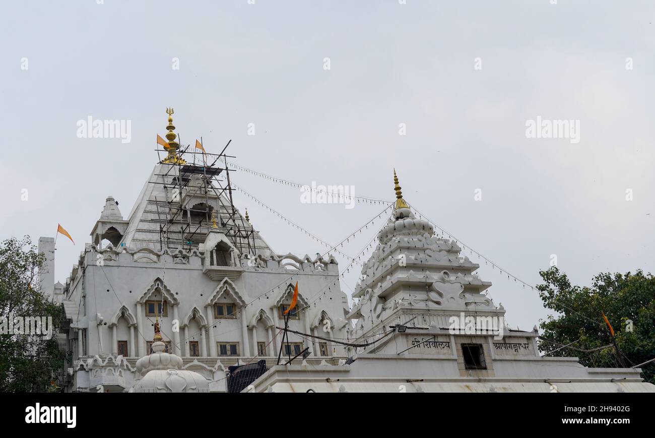 Shiv mandir hi-res stock photography and images - Alamy
