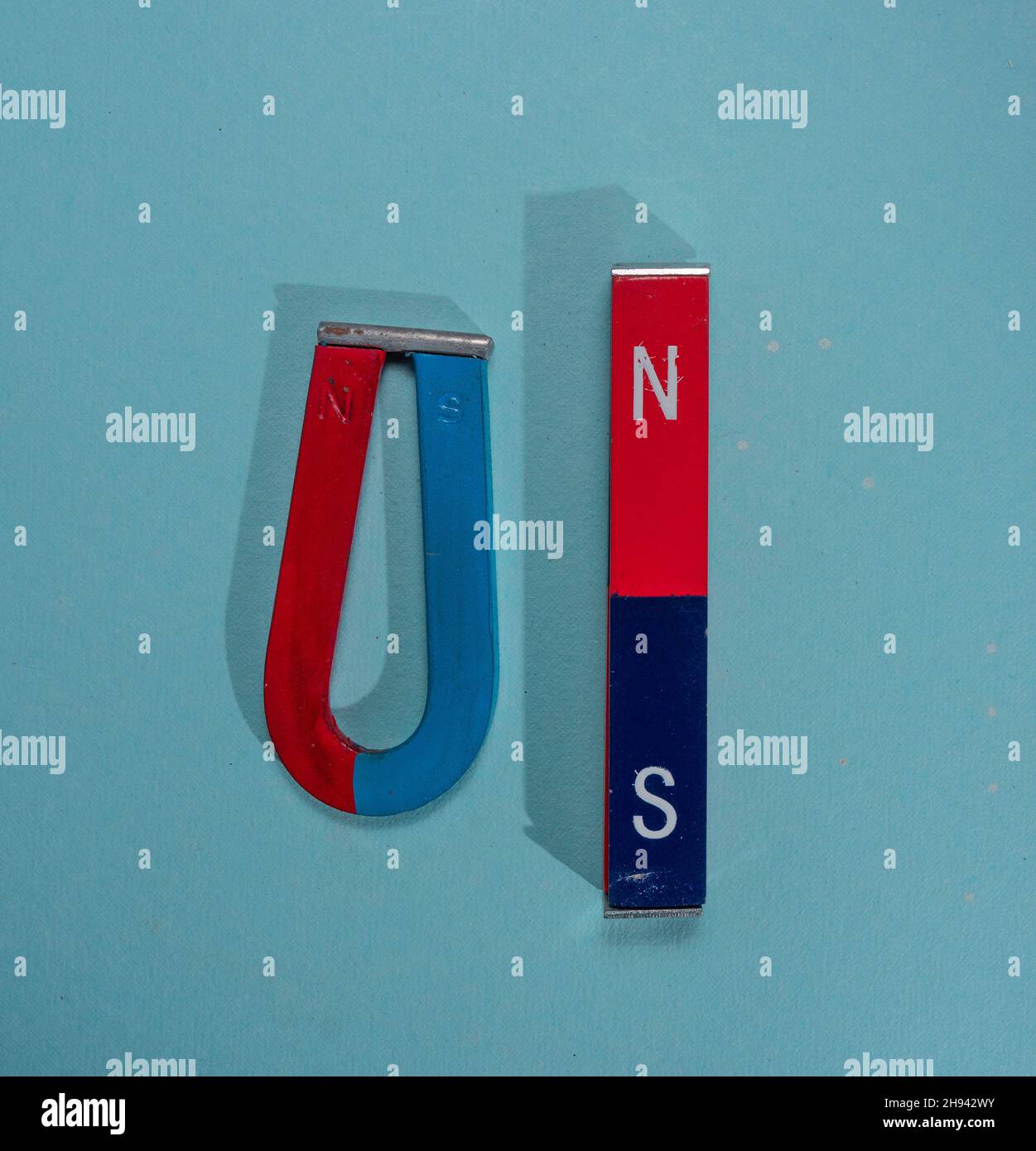 Magnetic force vector hi-res stock photography and images - Alamy