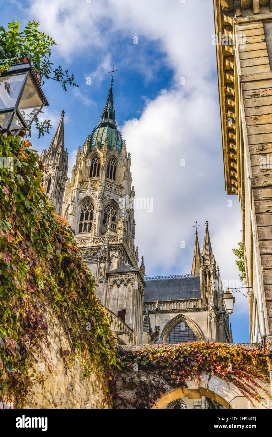 William bayeux building hi-res stock photography and images - Alamy