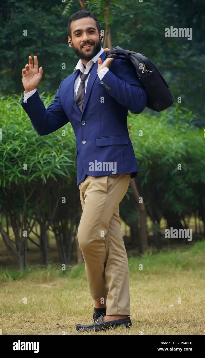 Businessman india hi hi-res stock photography and images - Alamy