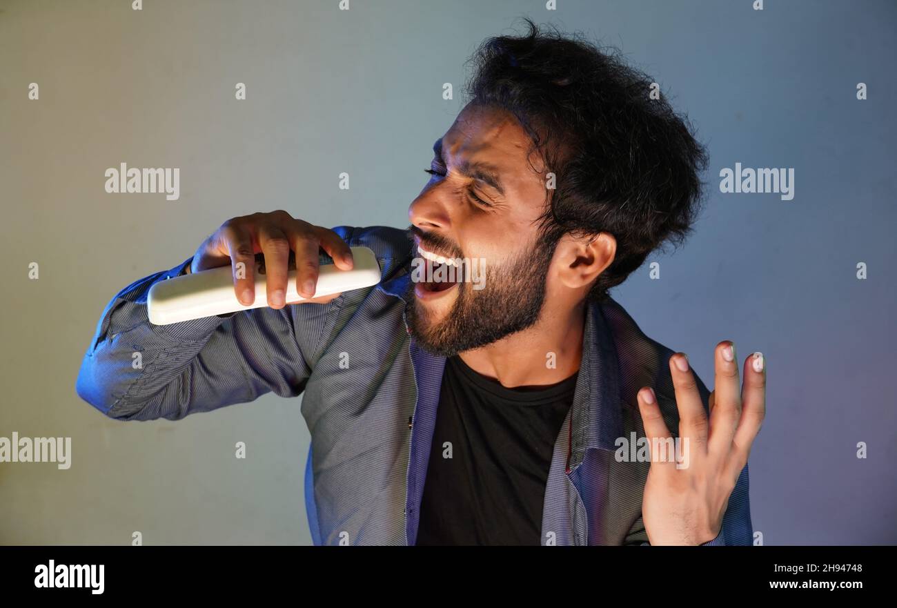 Mic logo vector hi-res stock photography and images - Alamy