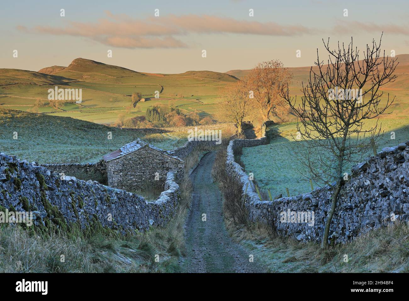 The view towards Smearsett Scar from Goat Scar Lane, above the village ...