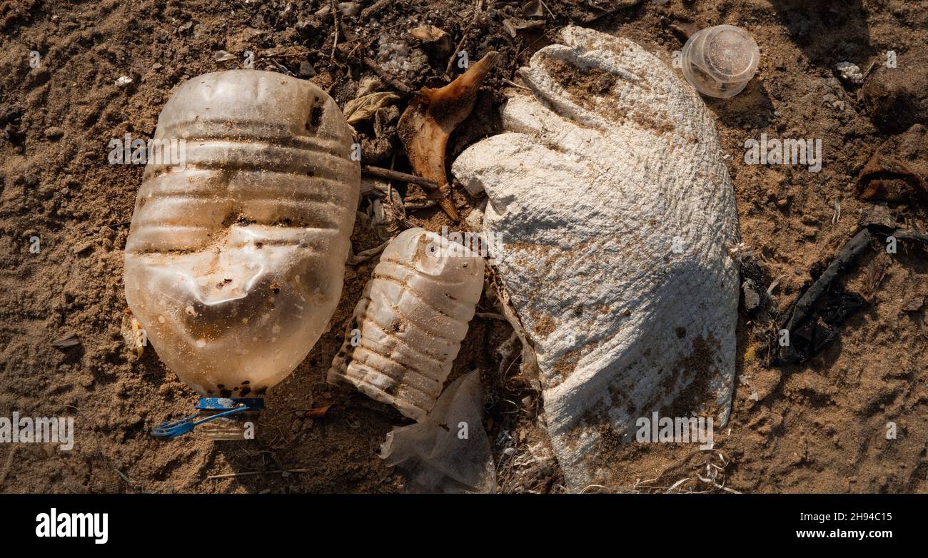 Sri lanka beach garbage hi-res stock photography and images - Alamy