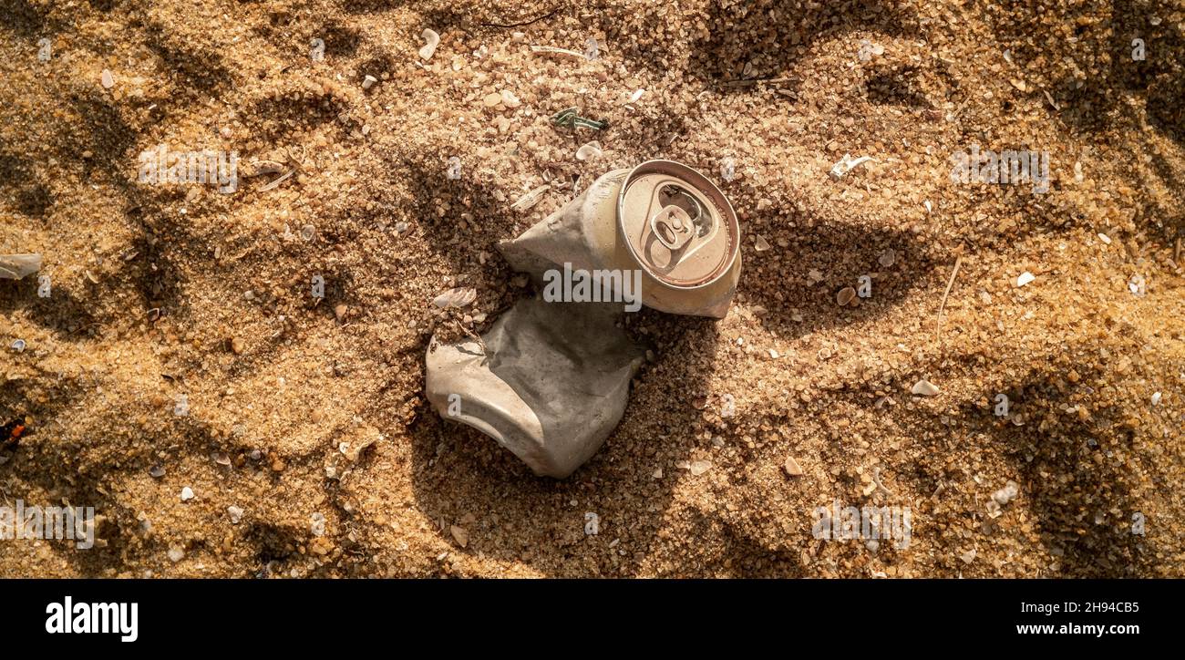 Beach of Sri Lanka is polluted with garbage Stock Photo - Alamy