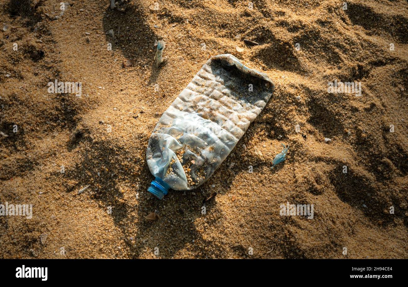 Beach of Sri Lanka is polluted with garbage Stock Photo - Alamy