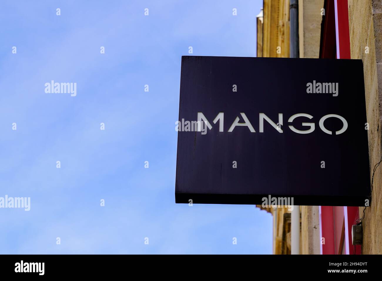 Mango shop front hi-res stock photography and images - Alamy