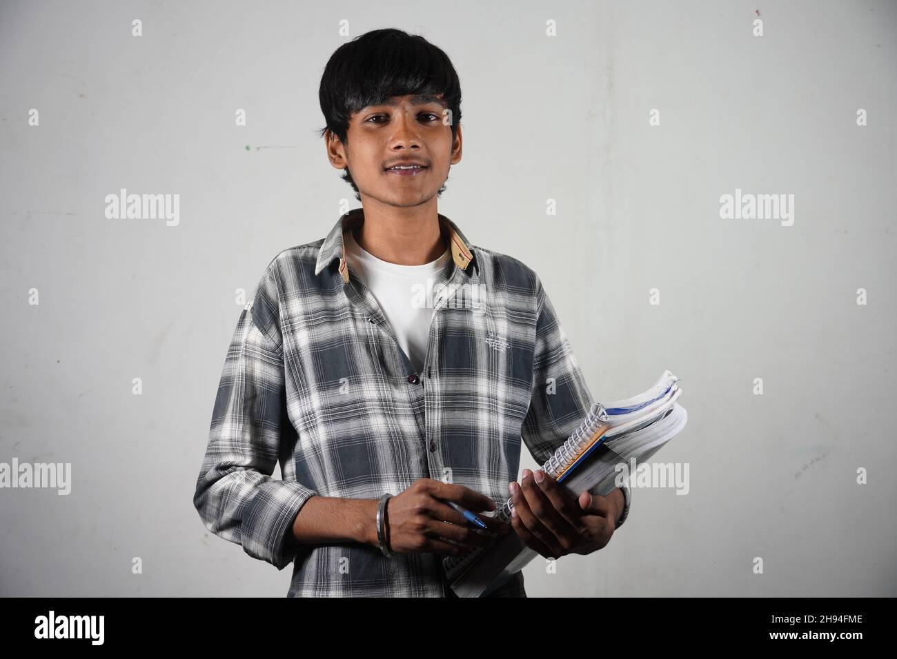 Indian college boy hi-res stock photography and images - Alamy