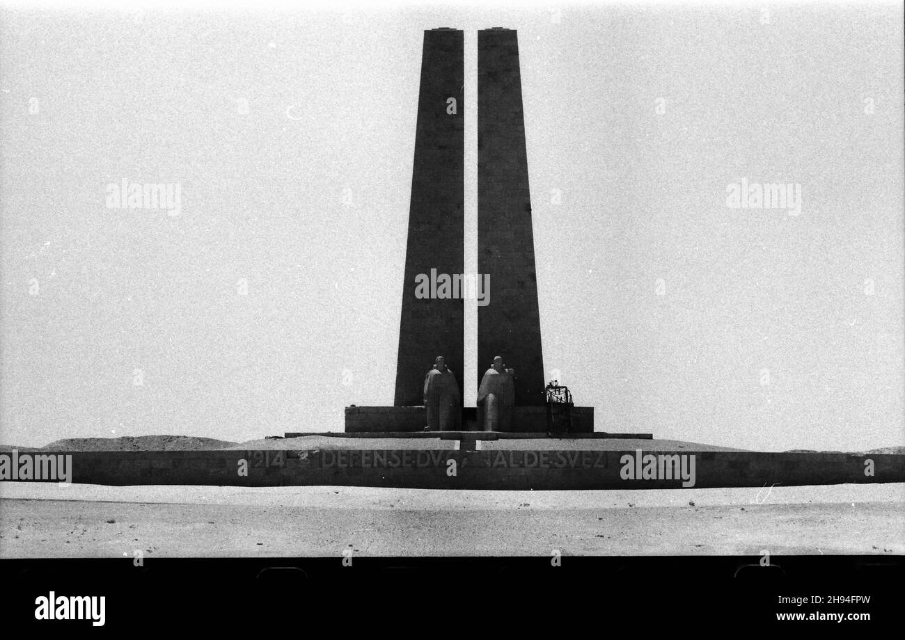 Suez canal defense monument hi-res stock photography and images - Alamy