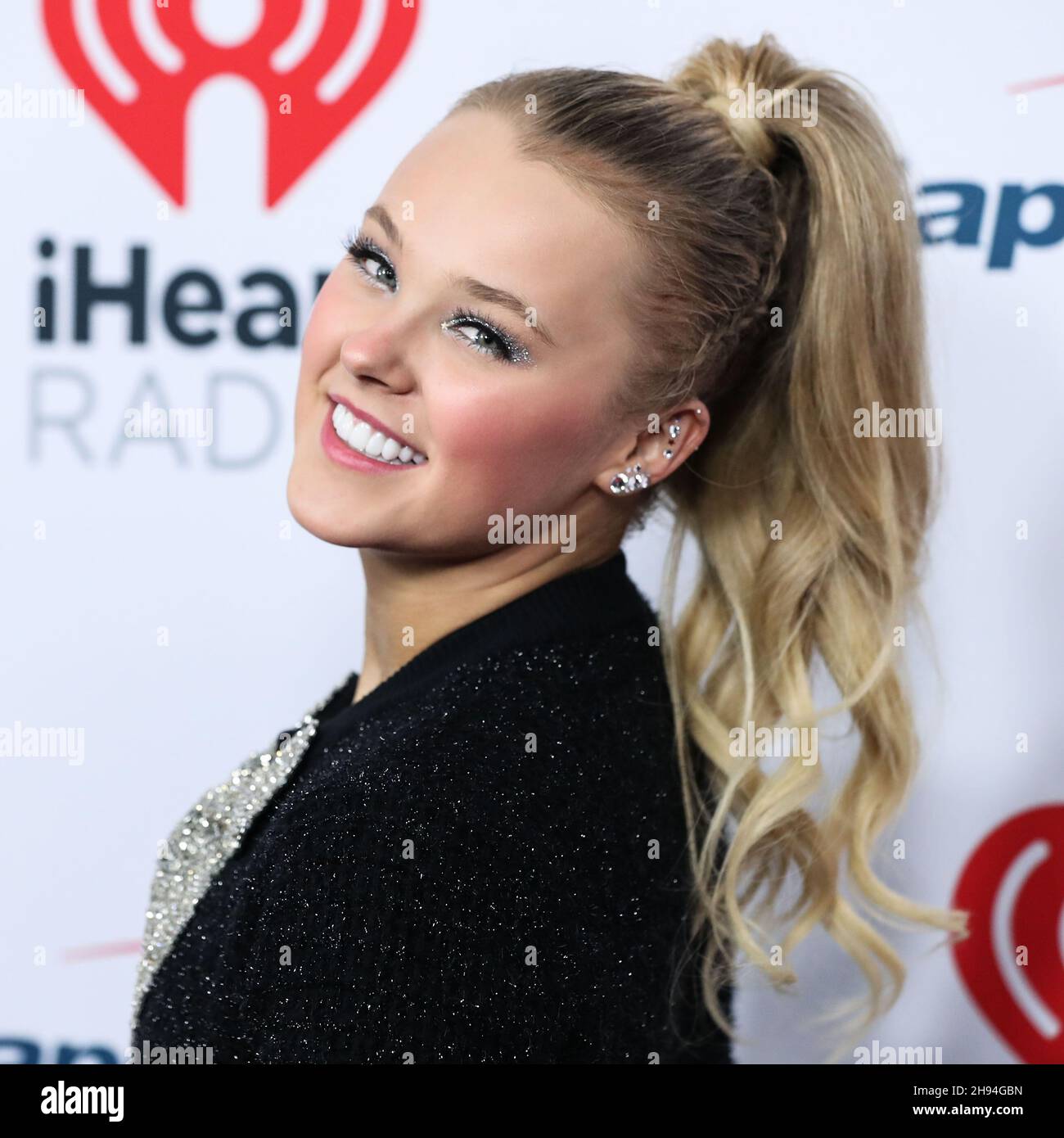 INGLEWOOD, LOS ANGELES, CALIFORNIA, USA - DECEMBER 03: JoJo Siwa ...