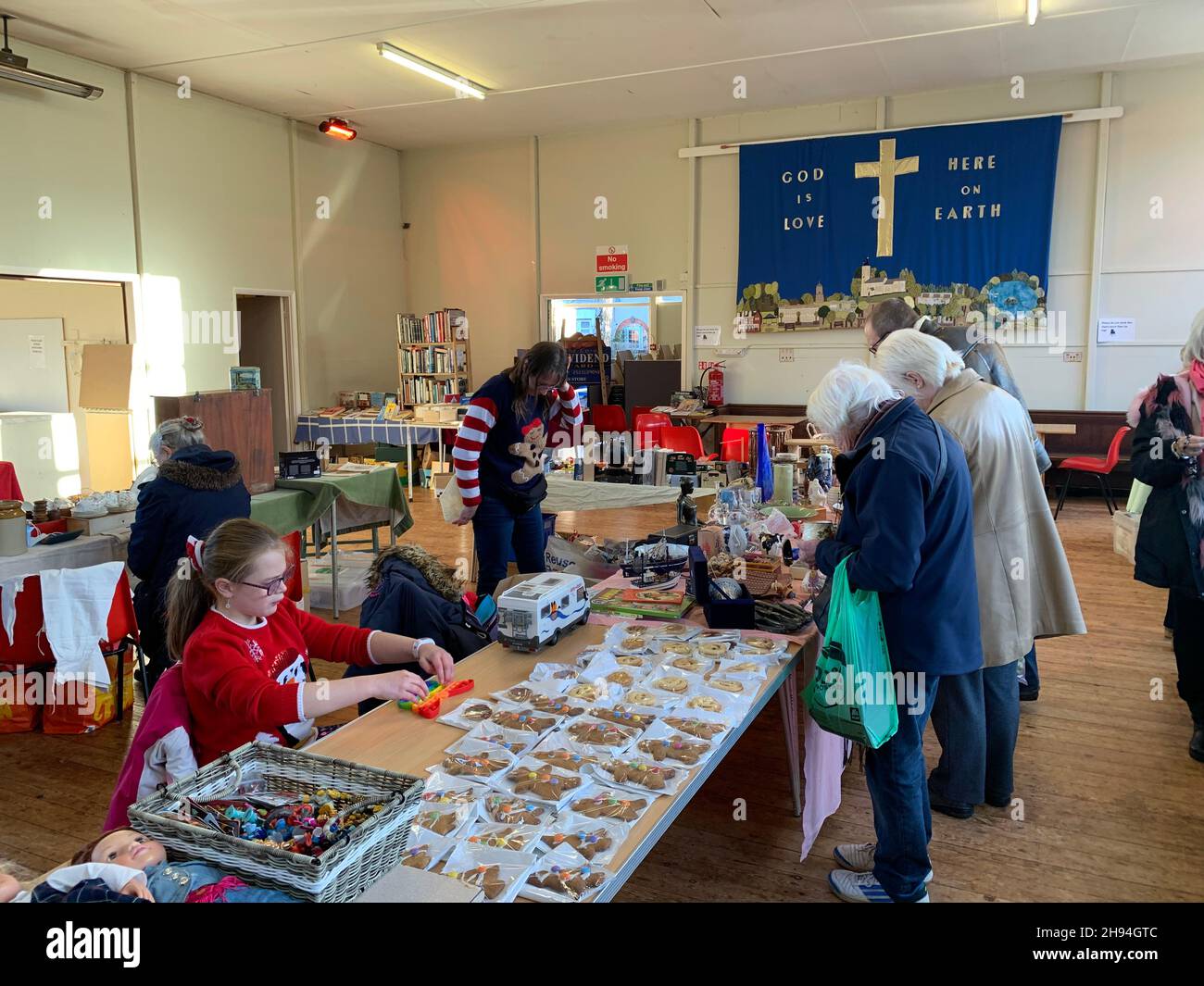 antique market Northampton UK child stallholder sell buy customers ...