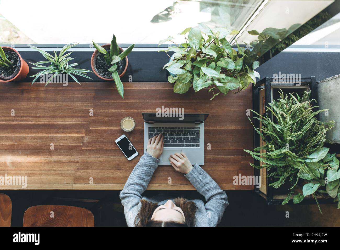 Writing desk top hi-res stock photography and images - Alamy